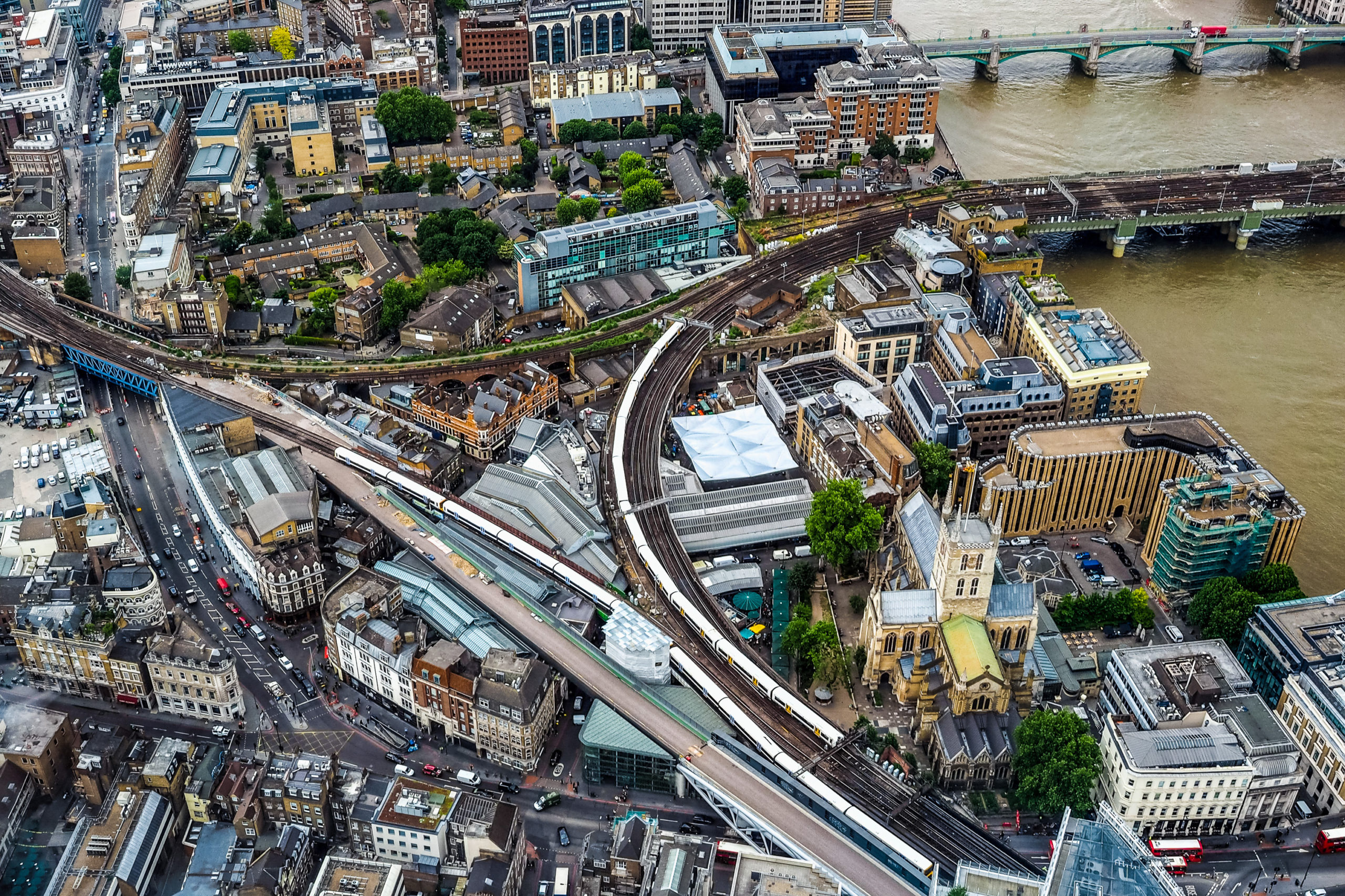 Transport Decarbonisation - How the UK can lead to a brighter future - Connected Places Catapult